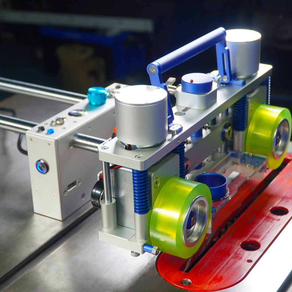 Auto-Cut, Free shipping,The first feeder designed for personal table ...